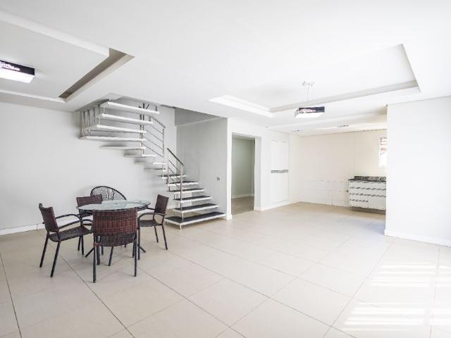 Casa para venda em São Braz em Curitiba Paraná de 172.00m² com 4 Quartos, 4 Suítes e 2 Garagens