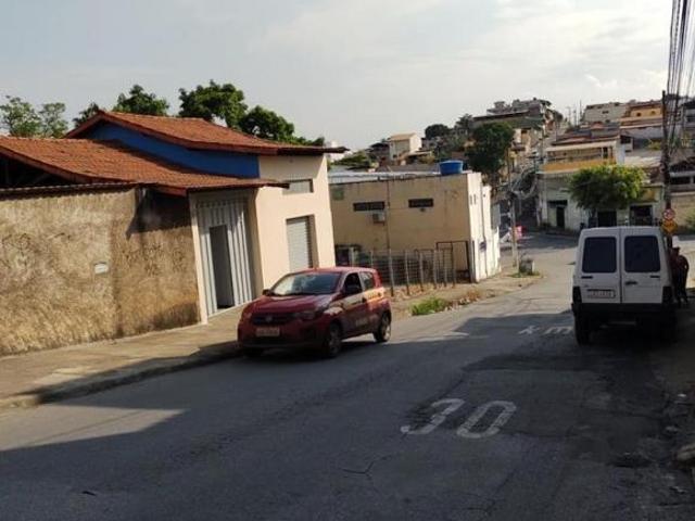 Casa para venda em São Cristóvão de 170.00m² com 3 Quartos e 6 Garagens
