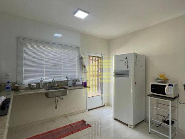Casa para venda em São Francisco de 208.00m² com 3 Quartos, 1 Suite e 2 Garagens