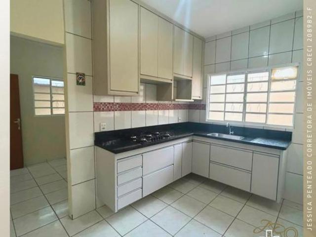 Casa para Venda em São João da Boa Vista, Jardim das Rosas, 2 dormitórios, 1 banheiro, 2 vagas