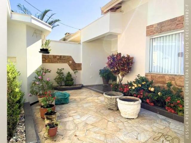 Casa para Venda em São João da Boa Vista, Jardim Priscila, 3 dormitórios, 3 suítes, 2 banheiros, 2 v