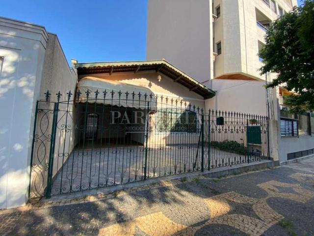 Casa para venda em São João em Araçatuba São Paulo de 290.00m² com 3 Quartos, 1 Suíte e 2 Garagens