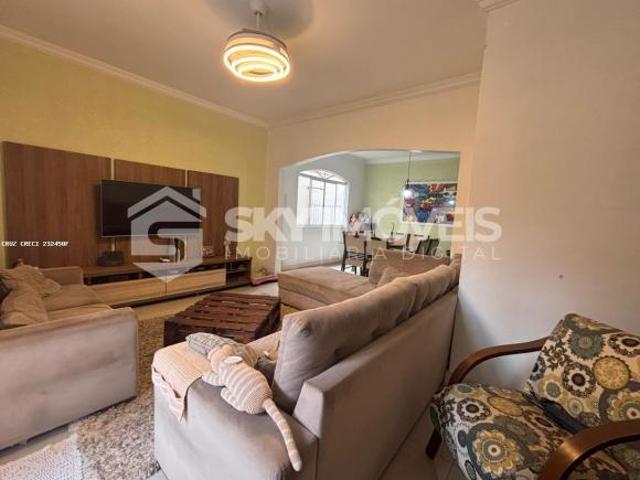 Casa para Venda em São José dos Campos, Residencial União, 3 dormitórios, 1 suíte, 2 banheiros, 2 va