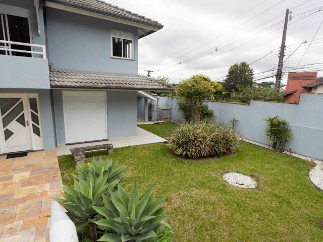 Casa para venda em São Lourenço em Curitiba Paraná de 184.23m² com 4 Quartos, 2 Suítes e 5 Garagens