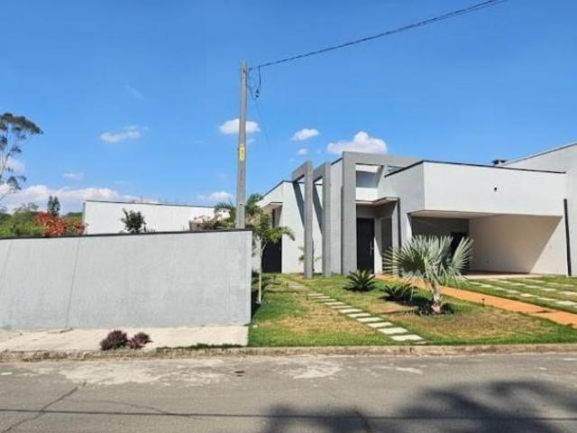 Casa para Venda em São Pedro, Águas do Campo, 3 dormitórios, 3 suítes, 2 banheiros, 3 vagas