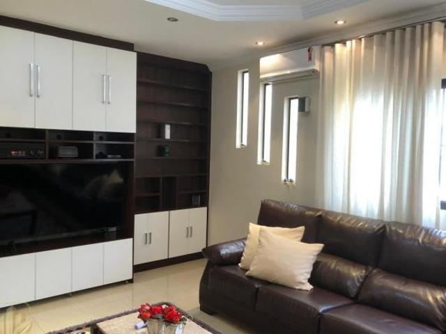 Casa para Venda em São Roque, Centro, 3 dormitórios, 3 suítes, 6 banheiros, 4 vagas