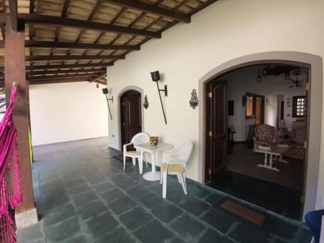 Casa para Venda em São Sebastião, São Francisco, 4 dormitórios, 2 suítes, 3 banheiros, 4 vagas