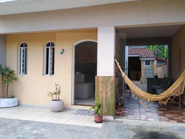 Casa para Venda em São Sebastião, São Francisco, 4 dormitórios, 4 suítes, 2 banheiros, 2 vagas