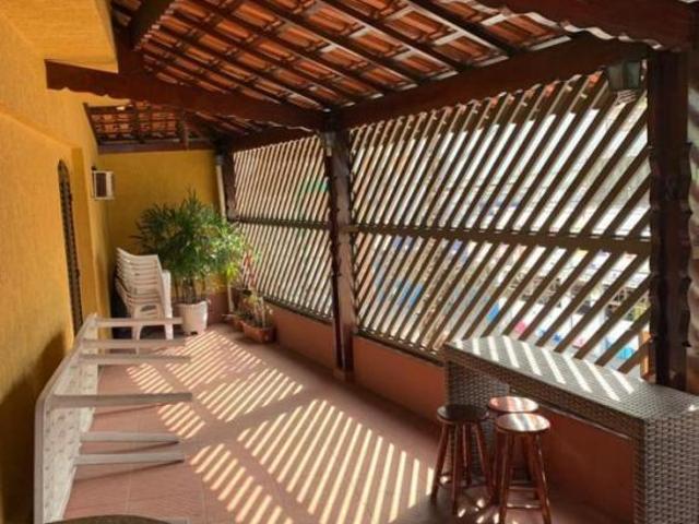 Casa para Venda em São Vicente, Centro, 3 dormitórios, 1 suíte, 3 banheiros, 2 vagas