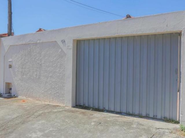 Casa para Venda em Sorocaba, 2 dormitórios, 1 banheiro, 2 vagas
