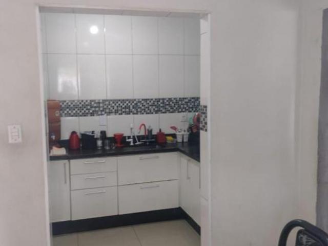 Casa para Venda em Sorocaba, Jardim Maria Eugênia, 2 dormitórios, 2 suítes, 3 banheiros, 2 vagas