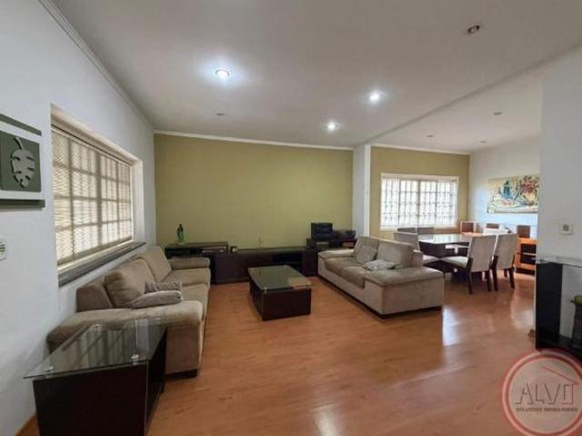 Casa para venda em Saúde de 210.00m² com 3 Quartos, 1 Suite e 4 Garagens