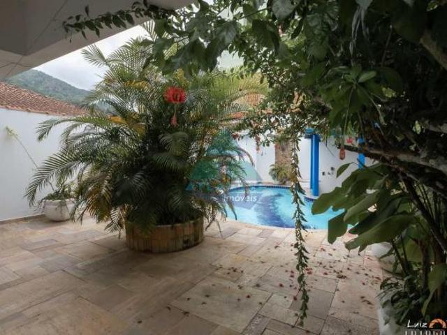 Casa para venda em Saco Da Ribeira de 249.00m² com 4 Quartos, 3 Suites e 5 Garagens