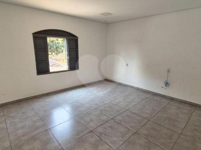 Casa para venda em Santo Antônio de 140.00m² com 4 Quartos e 1 Garagem