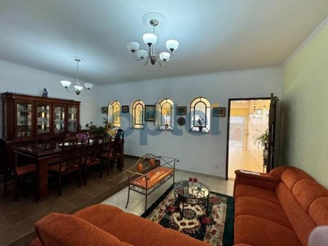 Casa para venda em Santo Antônio de 270.00m² com 3 Quartos, 1 Suite e 3 Garagens