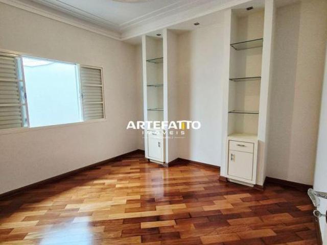 Casa para venda em Santo Agostinho de 270.00m² com 3 Quartos, 1 Suite e 3 Garagens