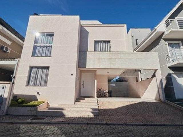 Casa para venda em Santo Inácio em Curitiba Paraná de 280.00m² com 4 Quartos, 3 Suítes e 3 Garagens