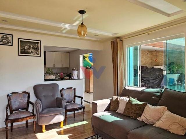 Casa para venda em Santa Cândida de 430.00m² com 2 Quartos e 5 Garagens