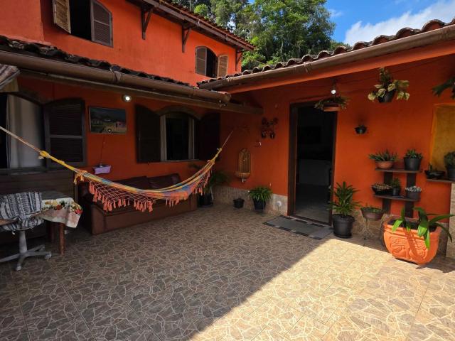 Casa para venda em Santa Cecília em Teresópolis Rio de Janeiro de 247.00m² com 4 Quartos, 2 Suítes e 1 Garagem