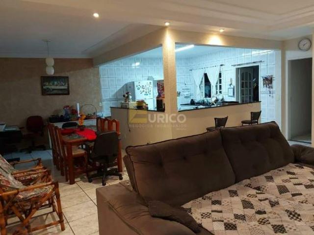Casa para venda em Santa Claudina de 260.00m² com 3 Quartos, 1 Suite e 2 Garagens