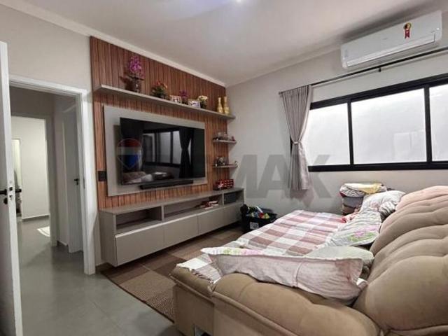 Casa para venda em Santa Cruz de 171.00m² com 3 Quartos, 1 Suite e 4 Garagens