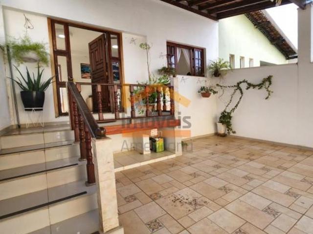 Casa para venda em Santa Cruz de 272.00m² com 3 Quartos, 2 Suites e 2 Garagens