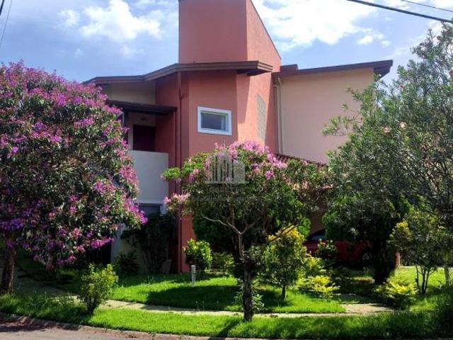 Casa para venda em SANTA CRUZ de 313.00m² com 3 Quartos, 3 Suites e 4 Garagens