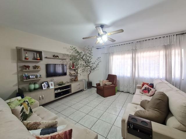 Casa para venda em Santa Cruz em Mogi Mirim São Paulo de 210.70m² com 2 Quartos, 1 Suíte e 2 Garagens