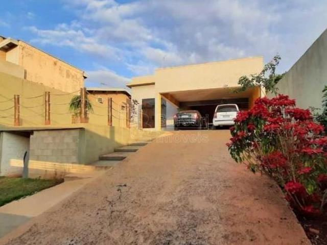 Casa para venda em Santa Angelina de 230.00m² com 4 Quartos, 3 Suites e 2 Garagens