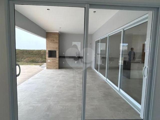 Casa para venda em Santa Eliza de 321.00m² com 3 Quartos, 3 Suites e 4 Garagens