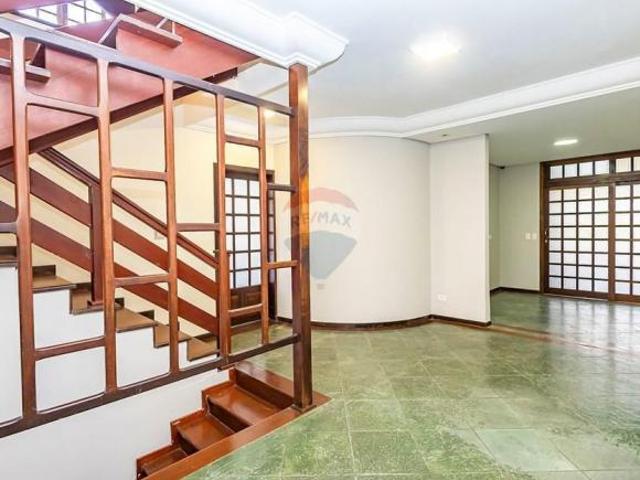 Casa para venda em Santa Felicidade de 555.00m² com 5 Quartos e 8 Garagens