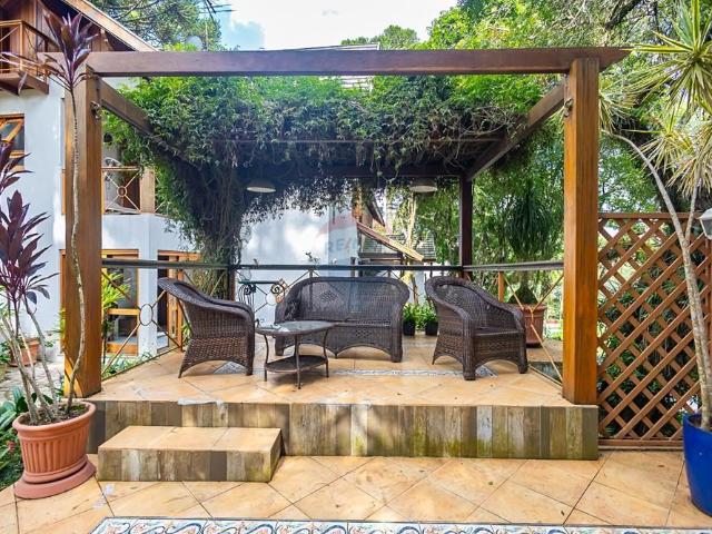 Casa para venda em Santa Felicidade em Curitiba Paraná de 736.52m² com 7 Quartos, 6 Suítes e 4 Garagens
