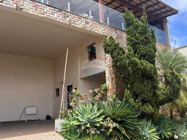 Casa para venda em Santa Lúcia de 350.00m² com 4 Quartos, 1 Suite e 4 Garagens