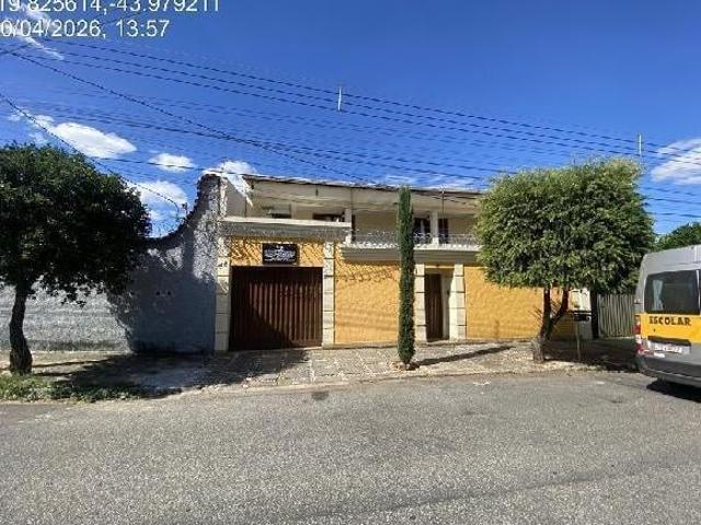 Casa para venda em Santa Mônica, Belo Horizonte