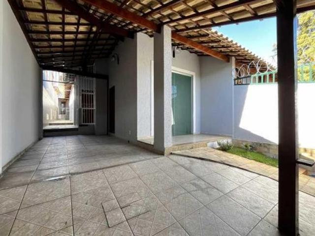 Casa para venda em Santa Mônica, Belo Horizonte