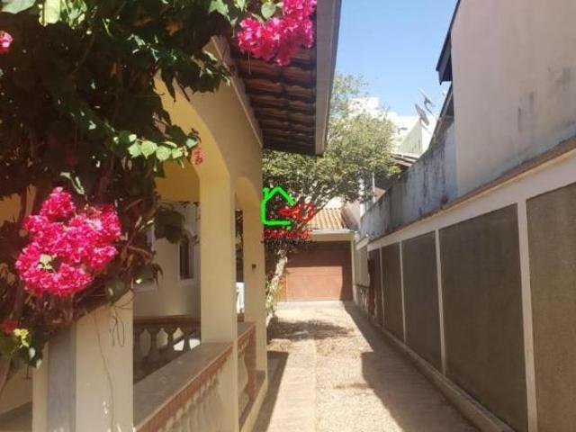 Casa para venda em Santa Rosa de 208.00m² com 3 Quartos, 1 Suite e 4 Garagens