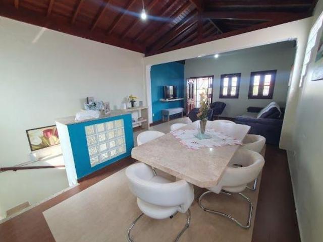 Casa para venda em Santa Rosa de 228.00m² com 2 Quartos, 1 Suite e 2 Garagens