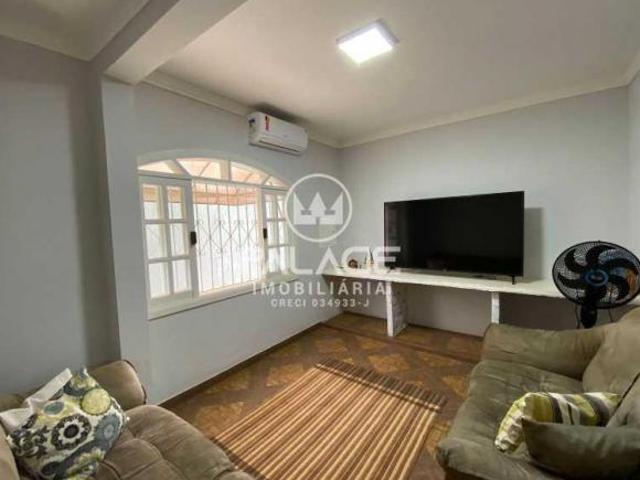 Casa para venda em Santa Rita de 337.00m² com 4 Quartos, 1 Suite e 2 Garagens