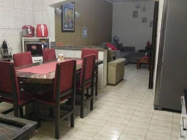 Casa para venda em Santa Terezinha de 150.00m² com 2 Quartos, 2 Suites e 5 Garagens