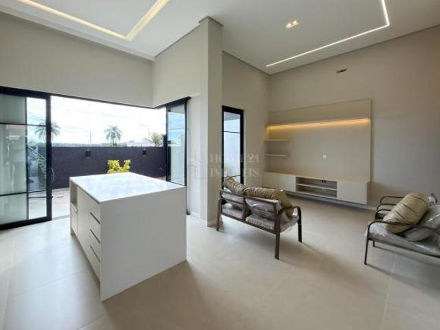 Casa para venda em Santa Terezinha de 185.00m² com 3 Quartos, 1 Suite e 2 Garagens