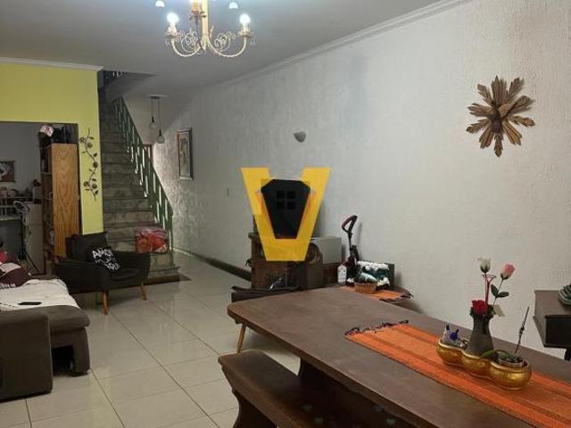 Casa para venda em Santana com 3 quartos, sendo 3 suítes, 175m²