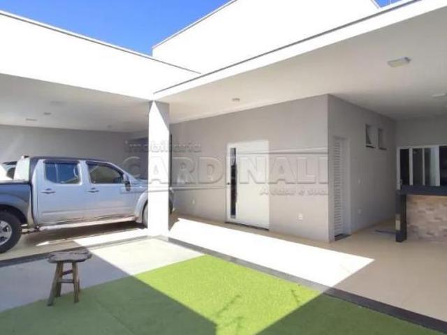 Casa para venda em Sao Benedito de 214.00m² com 3 Quartos, 1 Suite e 3 Garagens