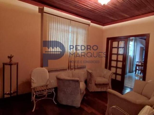 Casa para Venda em Sete Lagoas, Centro, 5 dormitórios, 2 banheiros, 3 vagas