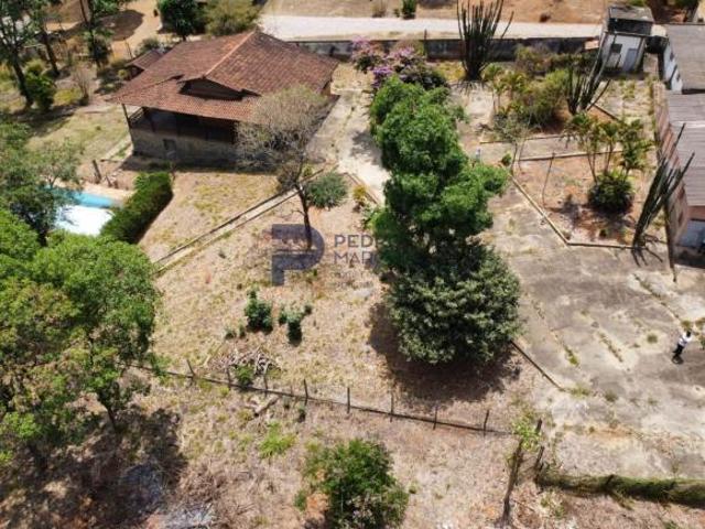 Casa para Venda em Sete Lagoas, Fazenda Velha, 4 dormitórios, 2 suítes, 2 banheiros