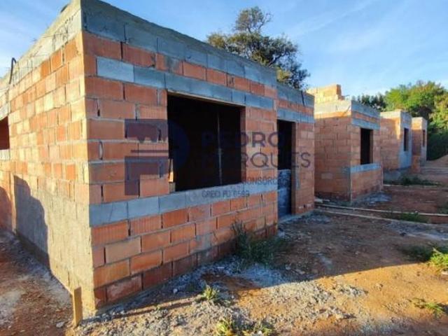 Casa para Venda em Sete Lagoas, Flora Bela Parque Residencial, 2 dormitórios, 1 banheiro, 1 vaga
