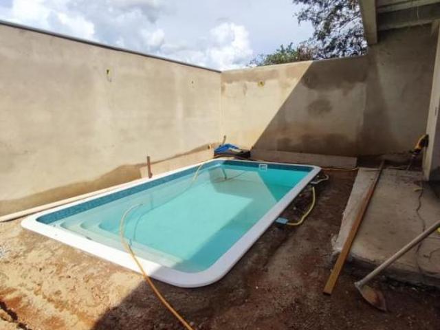 Casa para Venda em Sete Lagoas, Mangabeiras, 4 dormitórios, 2 suítes, 1 banheiro, 2 vagas