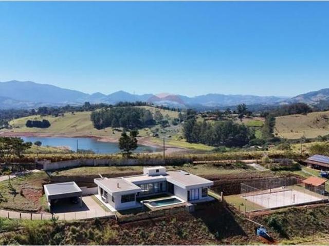 Casa para venda em Sete Pontes de 342.00m² com 3 Quartos, 3 Suites e 4 Garagens