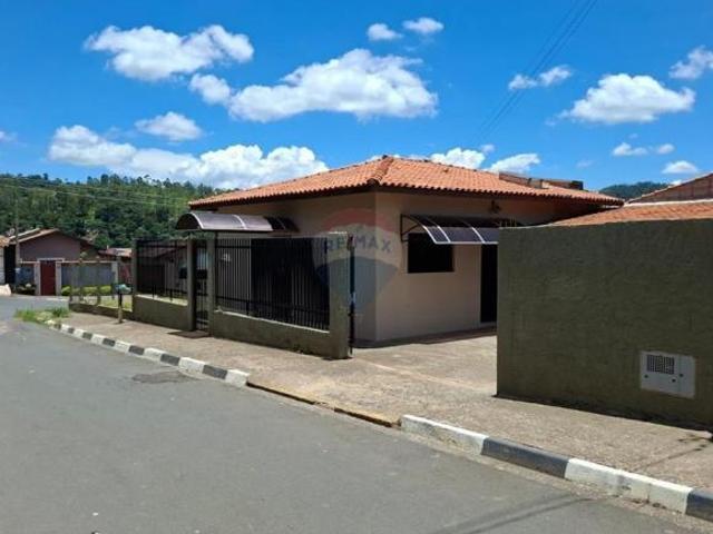 Casa para venda em Serra Negra de 99.50m² com 2 Quartos, 1 Suite e 6 Garagens