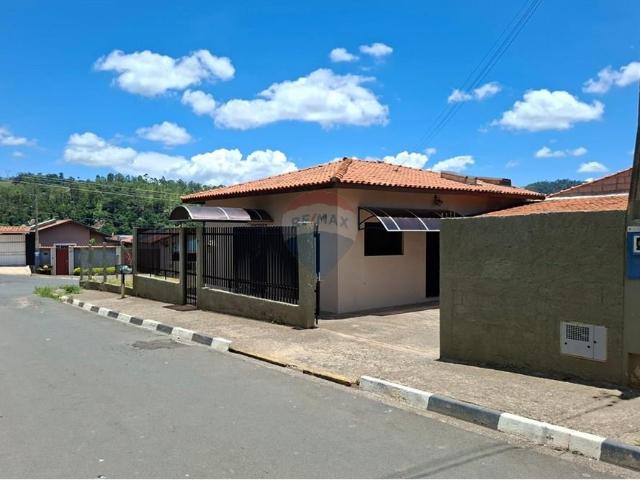 Casa para venda em Serra Negra em Serra Negra São Paulo de 99.50m² com 2 Quartos, 1 Suíte e 6 Garagens