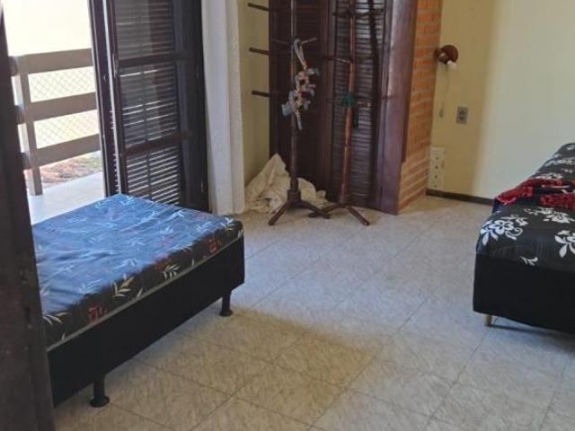 Casa para venda em Shangrila de 140.00m² com 3 Quartos, 1 Suite e 4 Garagens